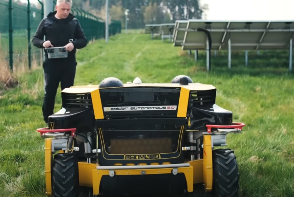 Spider Autonomous - The new best commercial lawn mower with GPS. - snt ...
